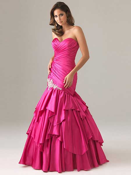 Modelos de Vestidos de Cetim Curtos e Longos: Fotos e Dicas